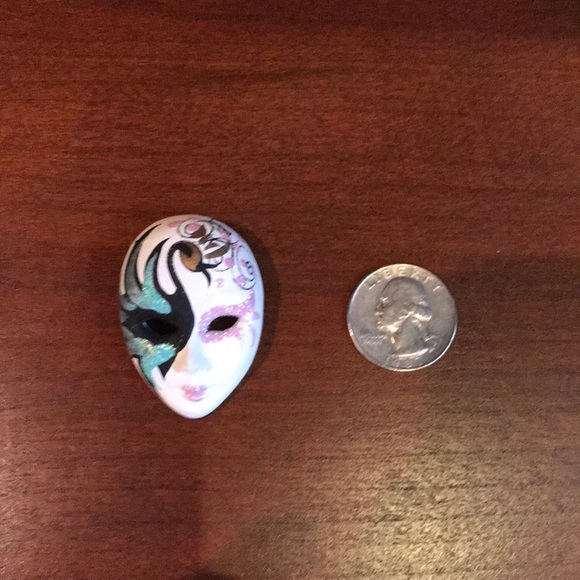 Jewelry | Pin Theatre Style Mask | Poshmark